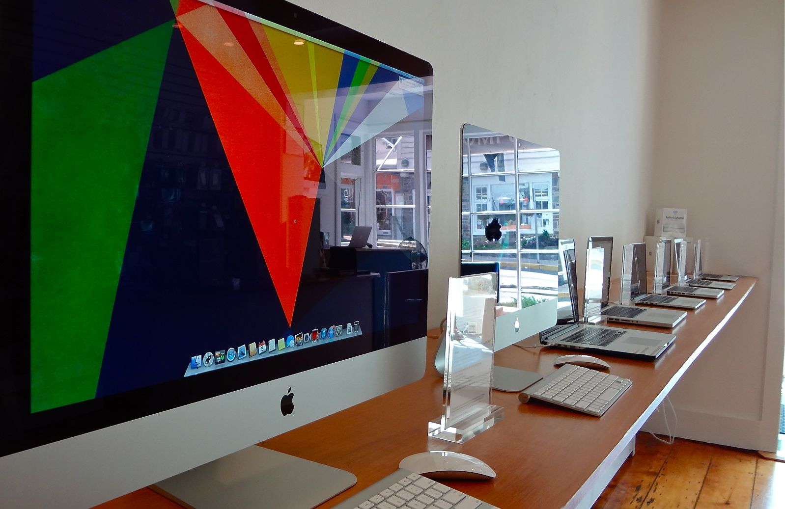Apple specialist Creative Computing opens storefront in New Hope