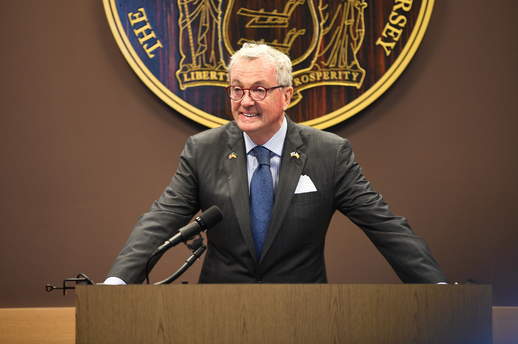 As He Exits Office, Gov. Murphy Vetoes Immigrant Protection Bills - New ...