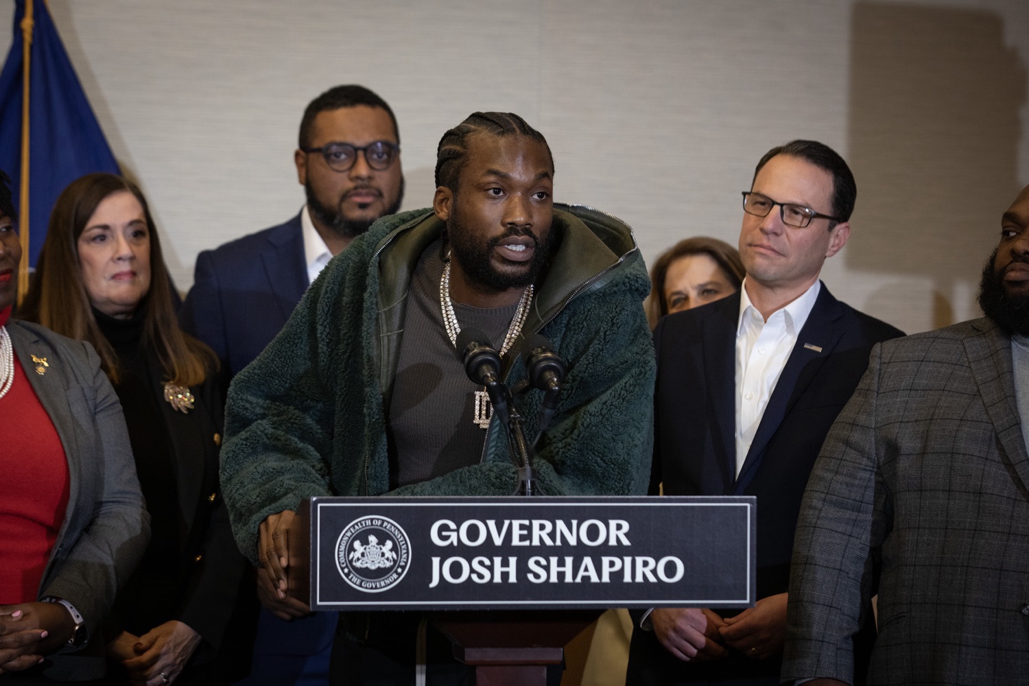PA Governor Signs Probation Reforms Spurred By Rapper Meek Mill’s ...