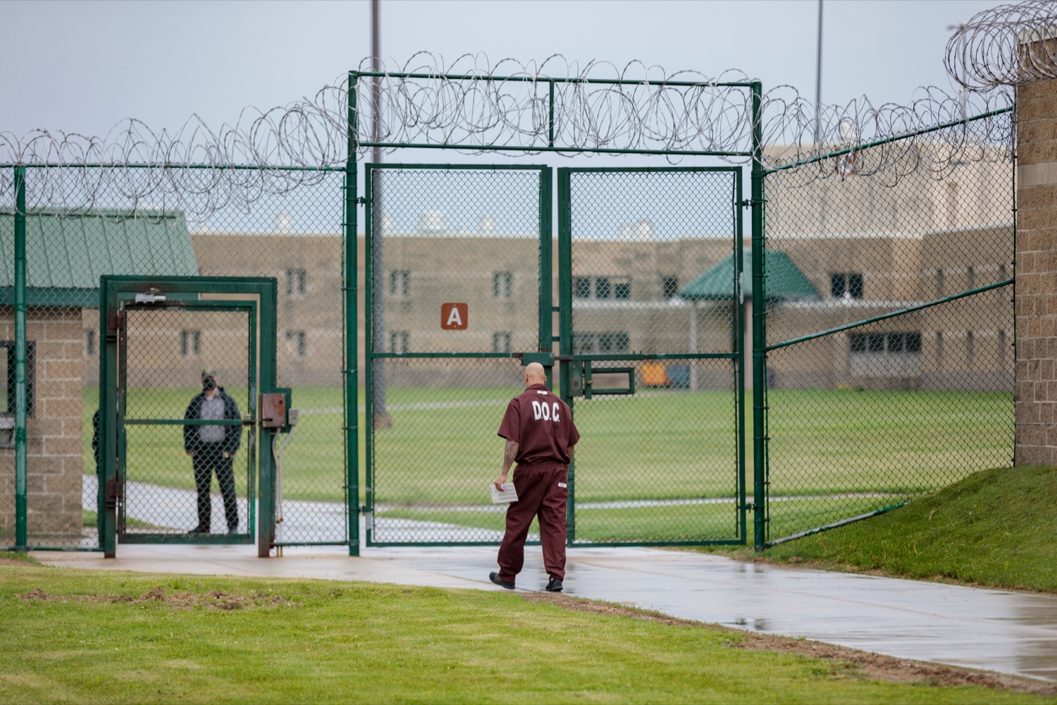 Thousands Of Prisoners Endure Summer Heat Without Air Conditioning In ...